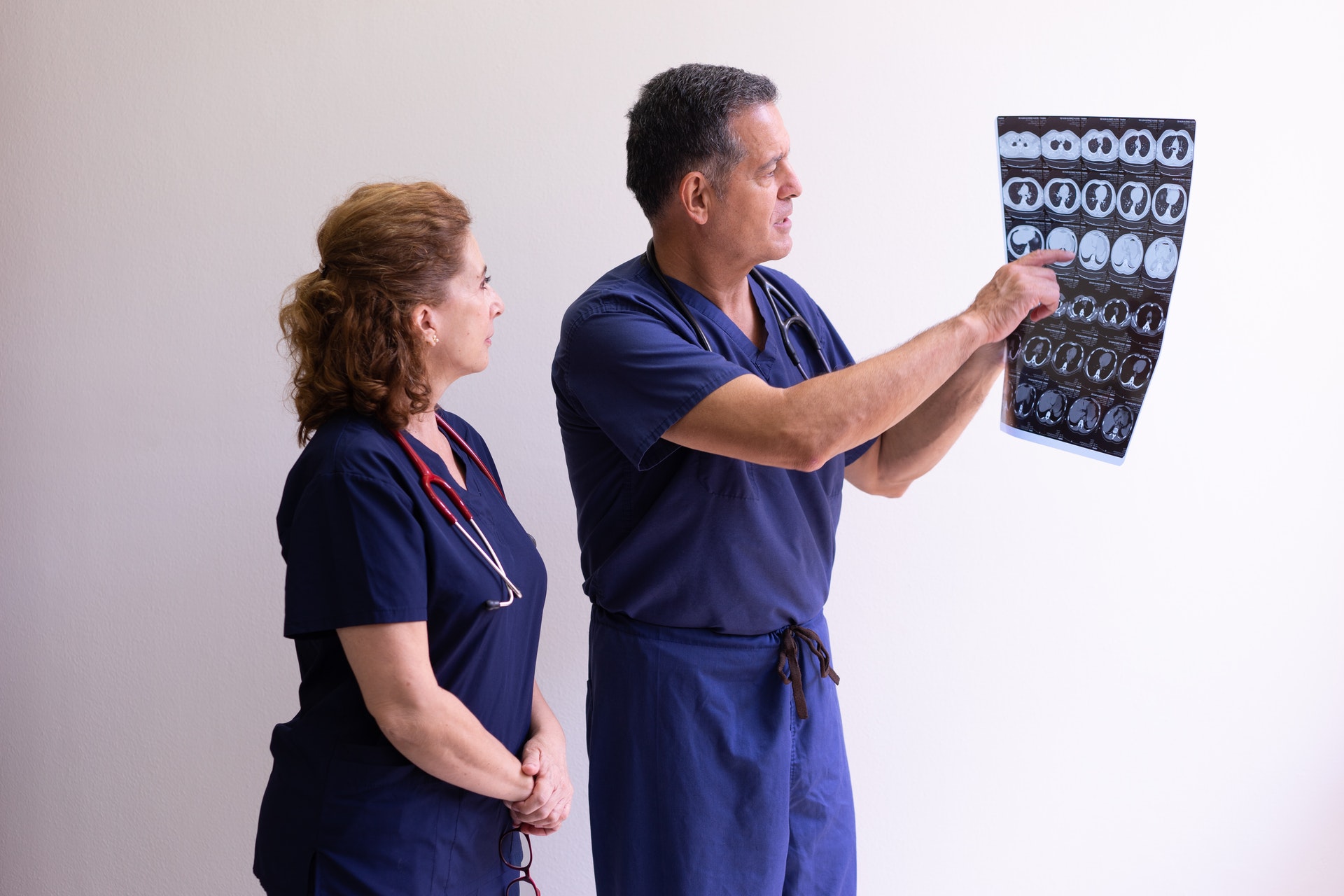 Baja California cuenta con más de 8 mil médicos que impulsan la salud ...