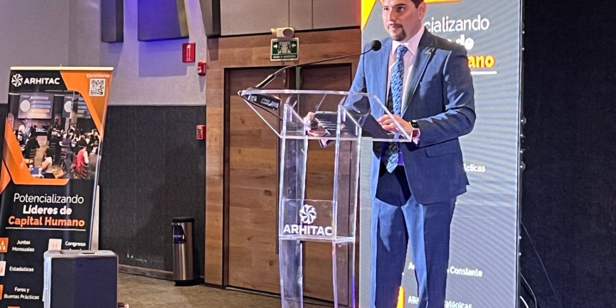 Víctor Nolasco Torres nuevo presidente de ARHITAC – Campestre